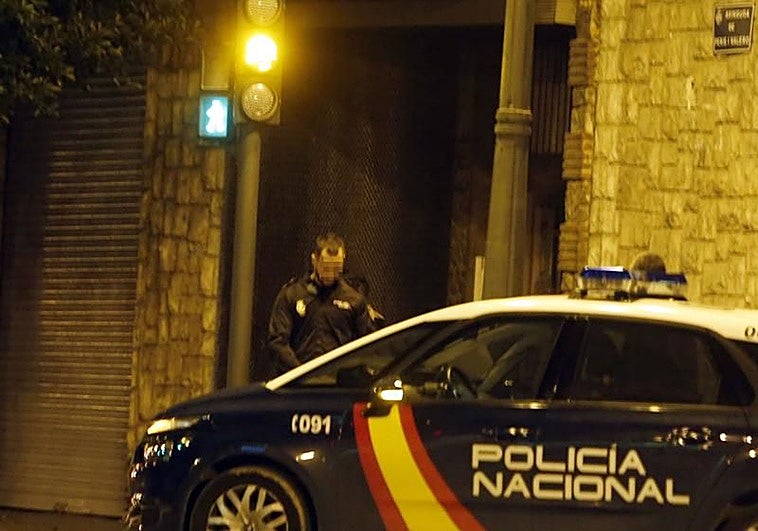 Detenido un hombre por intentar estrangular a su pareja delante de su hijo de cuatro años en ...